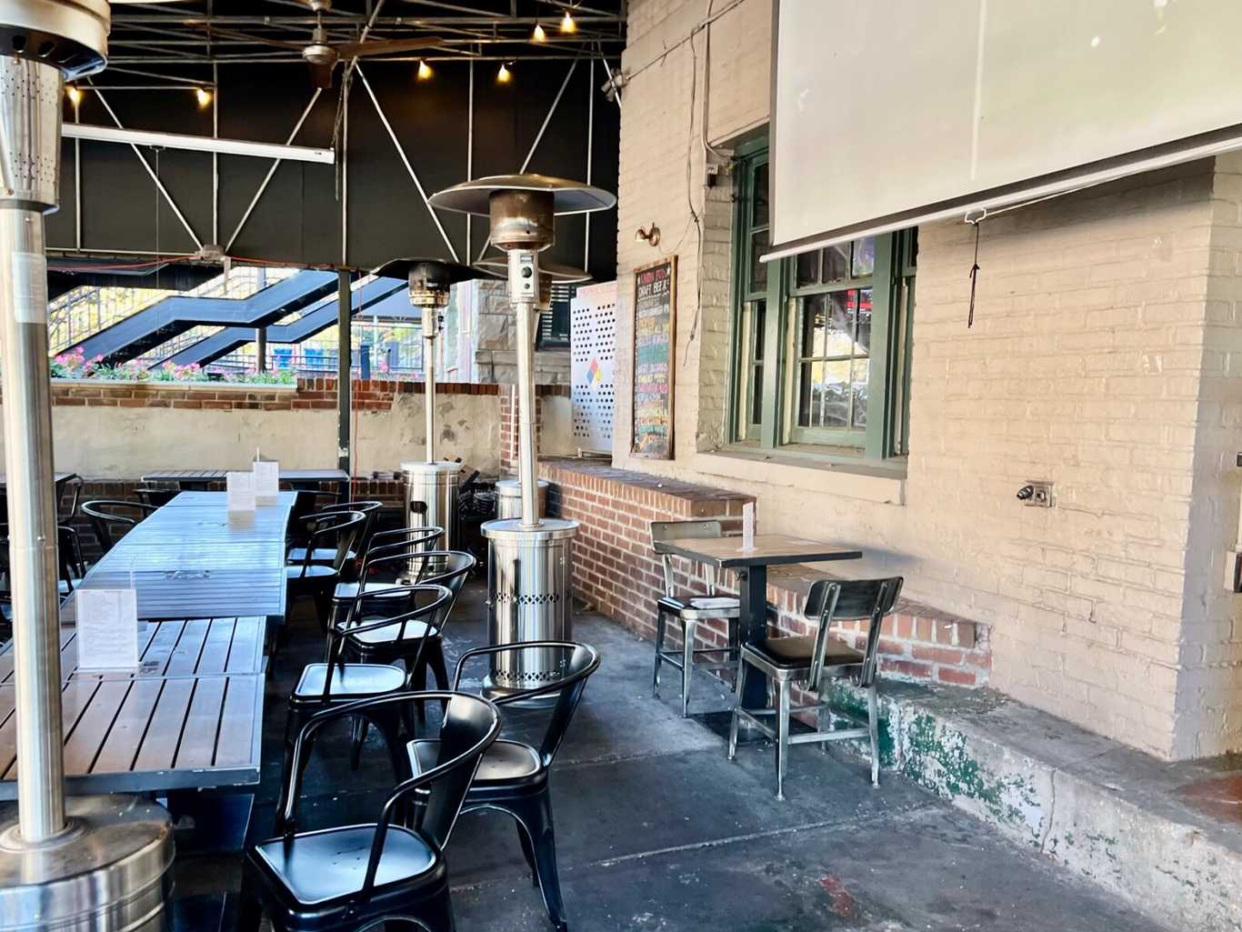 Union Pub Brunch Review by Bottomless Bros DC